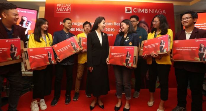 CIMB Niaga Serahkan CSR Bantuan Pendidikan Melalui Program Beasiswa # ... CIMB Niaga Serahkan CSR Bantuan Pendidikan Melalui Program Beasiswa # ...